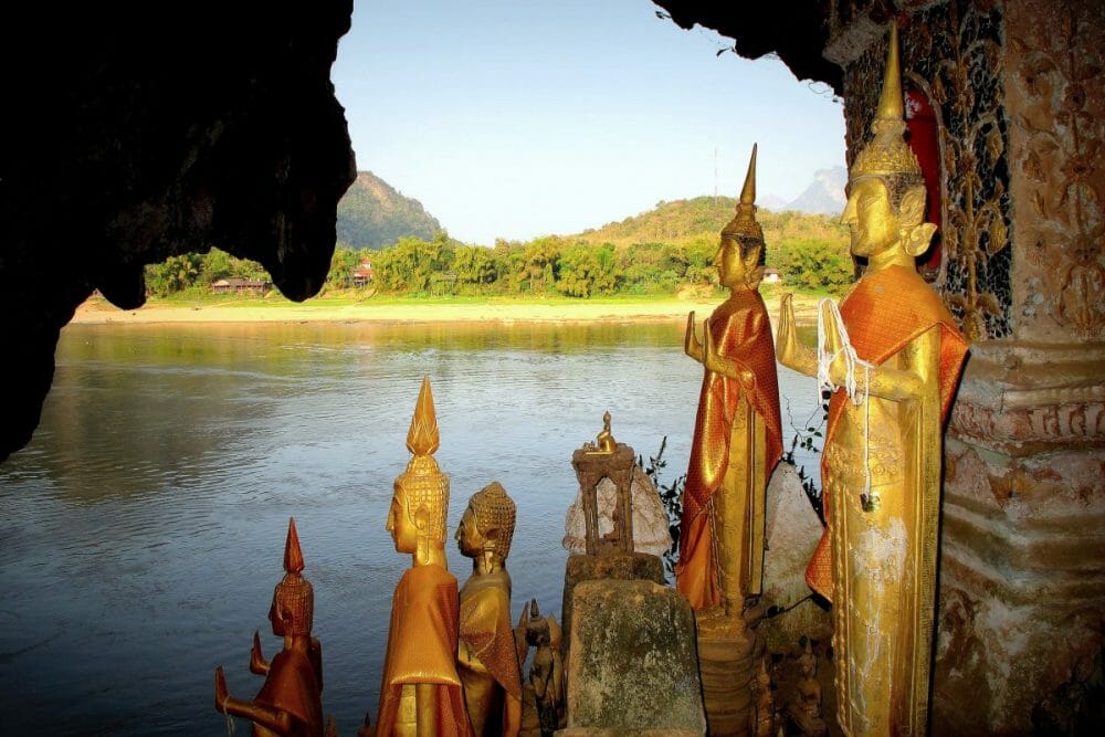 Luang Prabang One Day Tours to Pakou Caves by a Cruise Trip